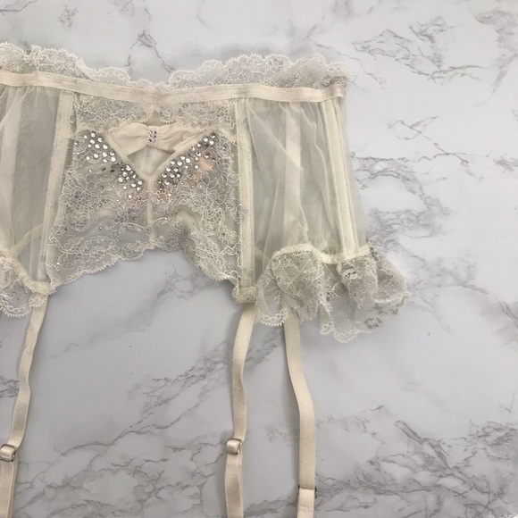Victoria's Secret | Intimates & Sleepwear | Nwt White Garner Belt ...